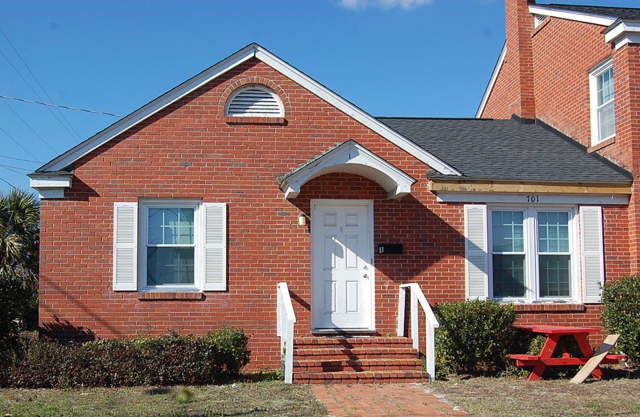 Lighthouse Cottages - The Midtown Inn and Cottage